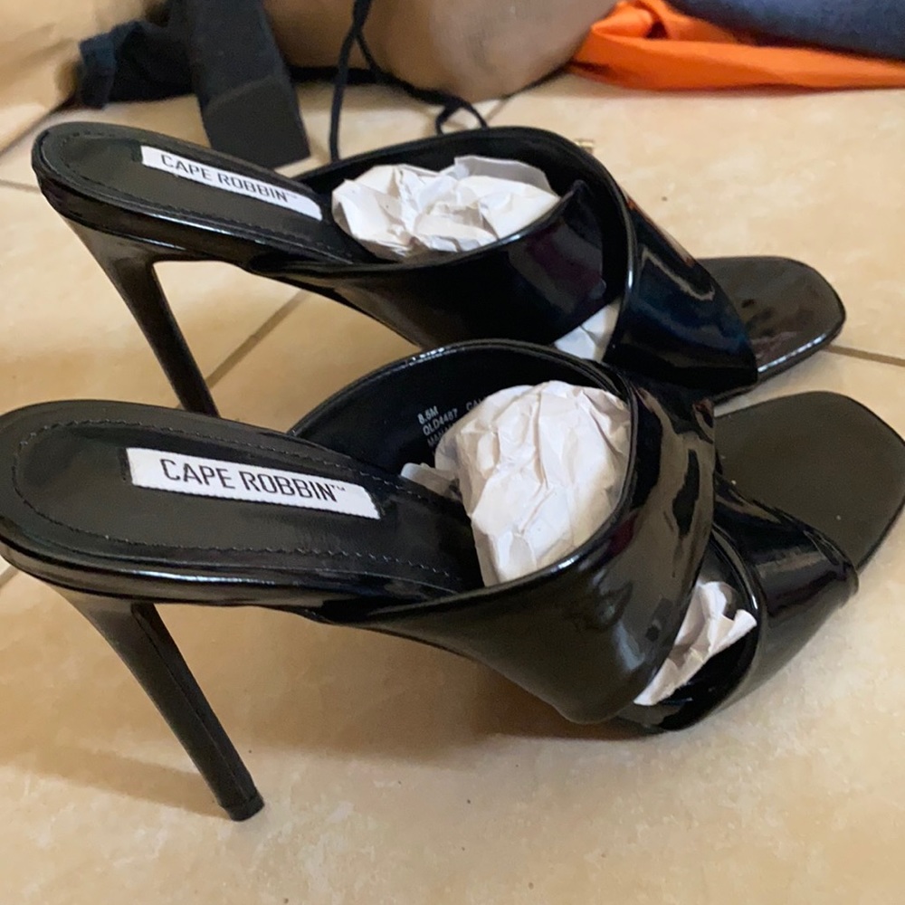 Cape Robbin Black Heels - Gem